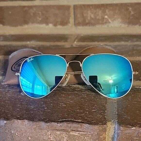 Accessories | Rayban Unisex Gold Frame Aviator Sunglasses With Case ...